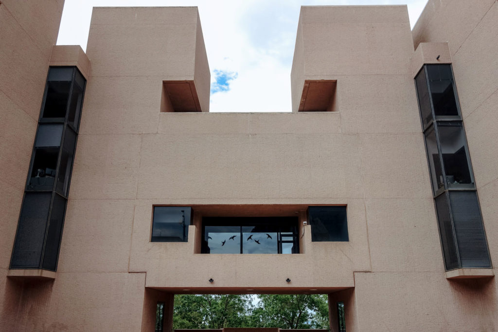 Timeless Modern: The I.M. Pei Mesa Lab - Boulder, CO — Vera Iconica ...