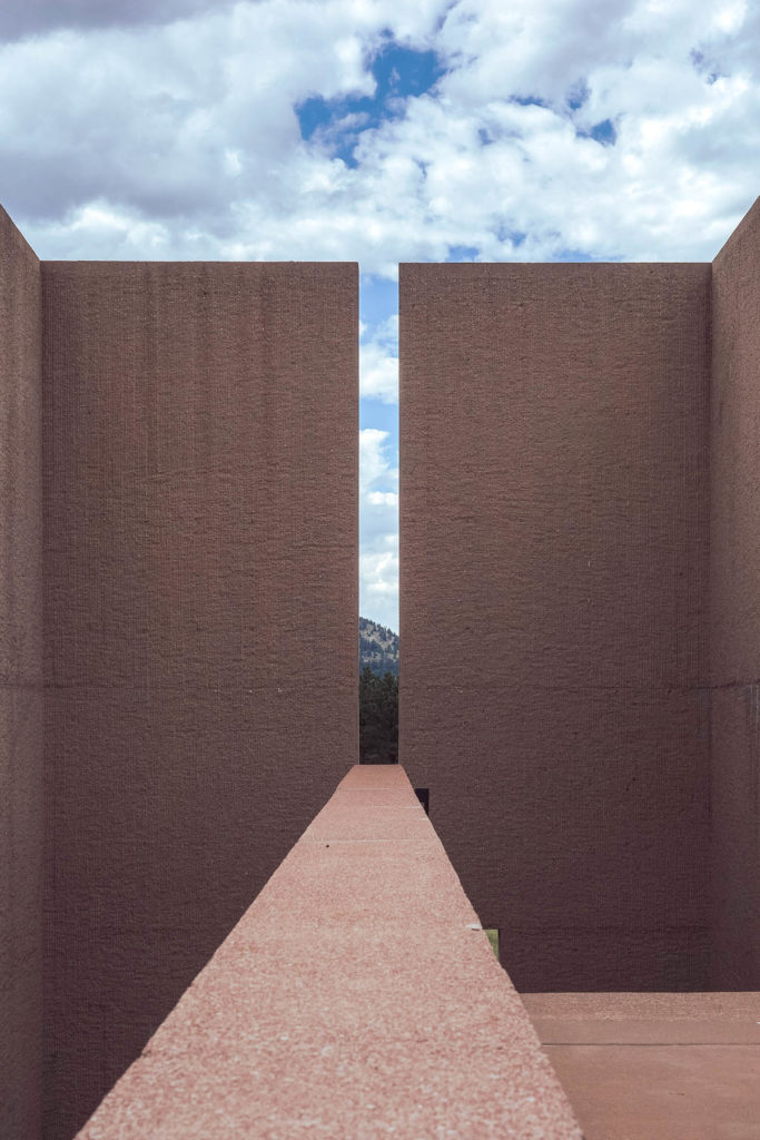 Timeless Modern: The I.M. Pei Mesa Lab - Boulder, CO — Vera Iconica ...