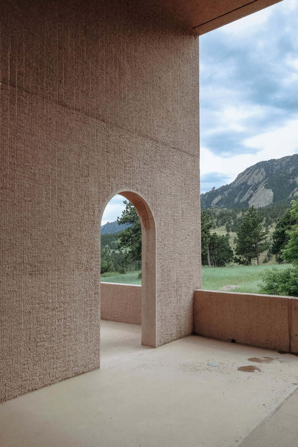 Timeless Modern: The I.M. Pei Mesa Lab - Boulder, CO — Vera Iconica ...